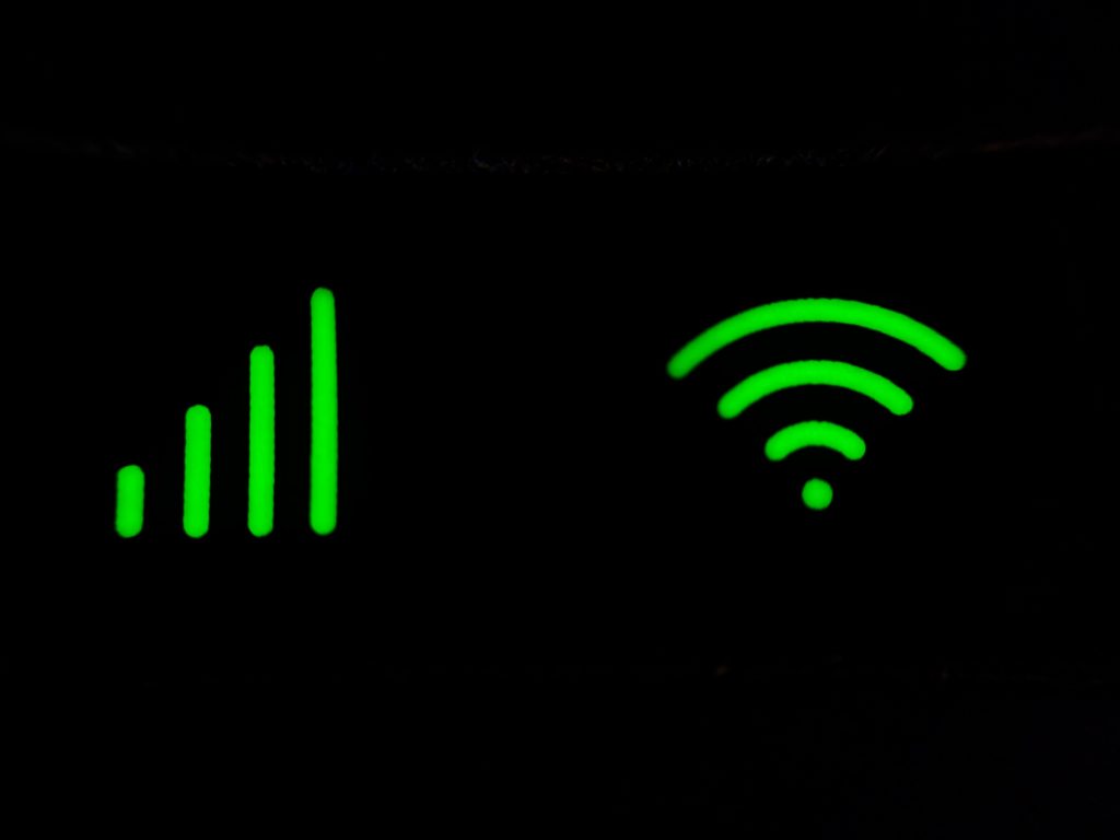 5 Perbedaan WiFi Dan Hotspot Yang Harus Kamu Tahu - ACT Blog 5 Perbedaan WiFi Dan Hotspot Yang Harus Kamu Tahu - ACT Blog